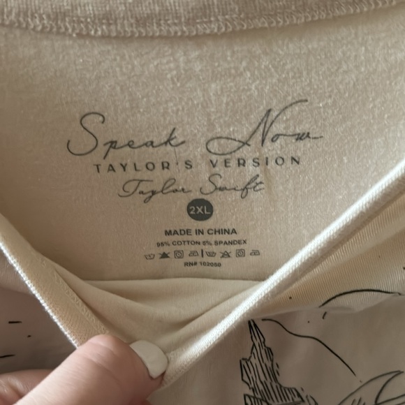 Taylor Swift | Tops | Official How The Kingdom Lights Shined Cream Baby ...